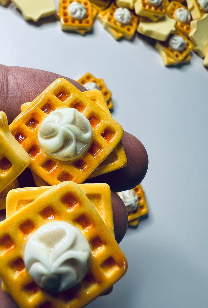 Miniature Waffle with Whipped Cream Food Minis Dollhouse Waffle Trinke ...