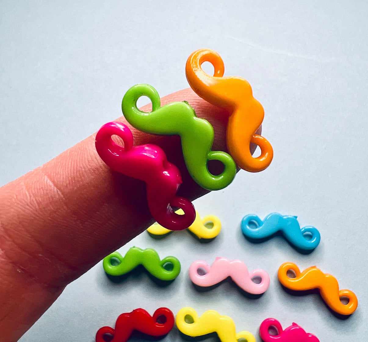 MICRO Miniature Mustache Mini Objects - Bag of 5/10 Mini Mustache - I ...